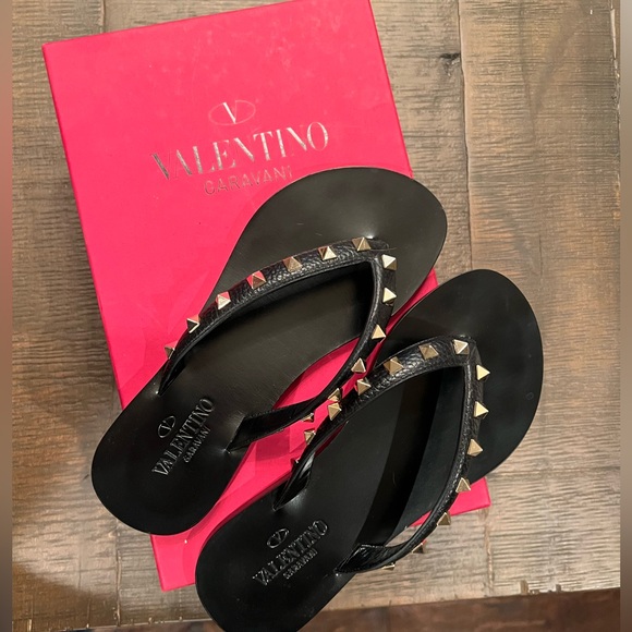 Valentino Garavani | Shoes | Authentic Valentino Rock Stud Leather Flip ...